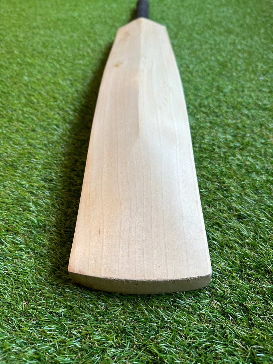 Plain Grade 1 English Willow Cricket Bat | Chris Gayle Profile | 40mm ...