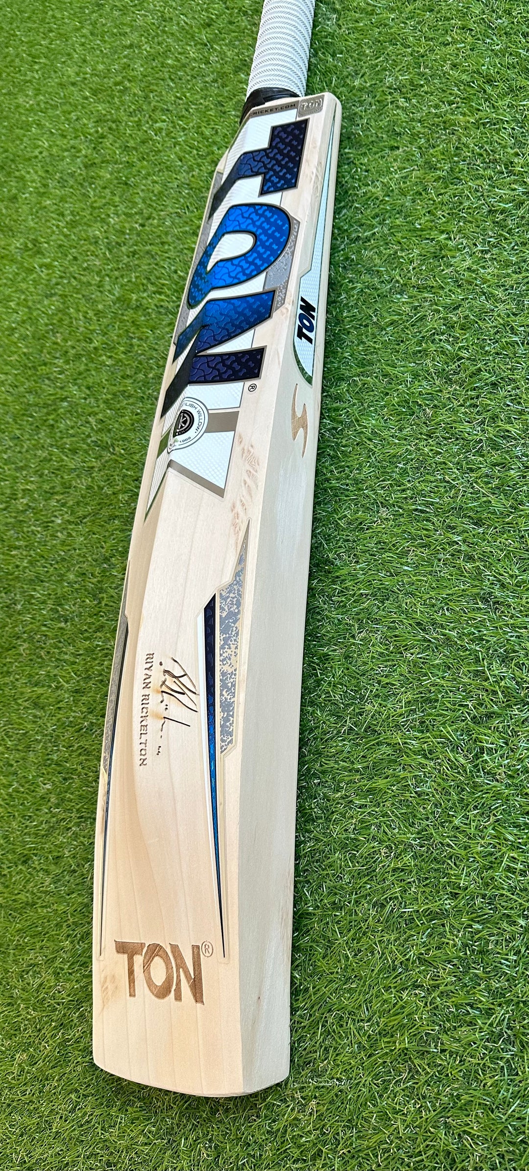 TON Gama Players Cricket Bat | Ryan Rickelton – DKP Cricket