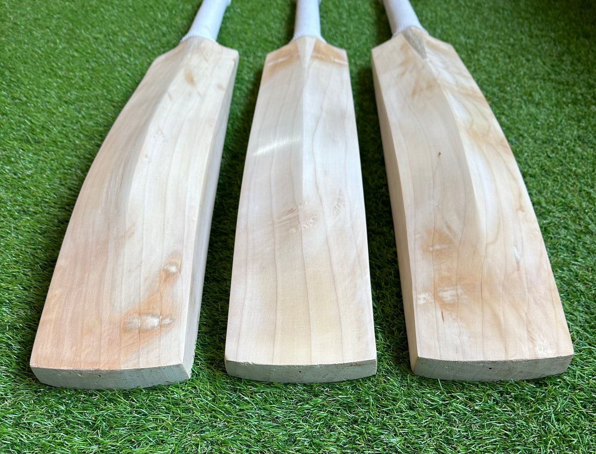 Plain Butterfly English Willow Cricket Bat – DKP Cricket
