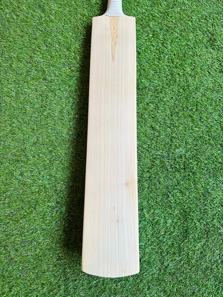 Custom Made Cricket Bats – DKP Cricket